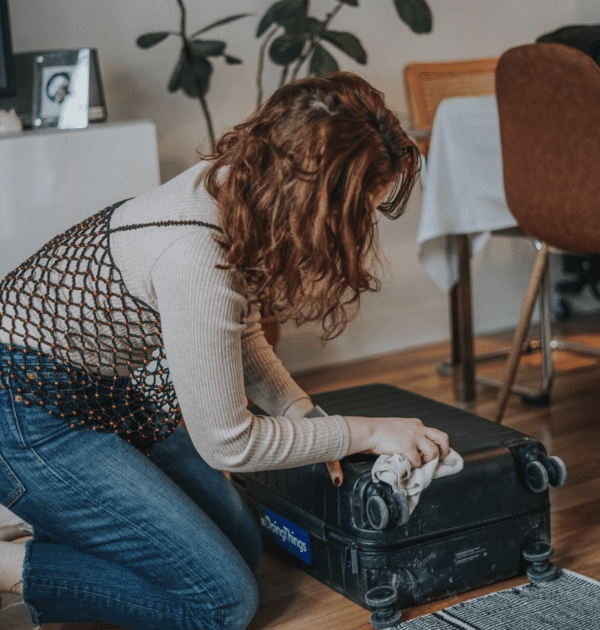 Softshell Suitcase vs Hardshell Suitcase, Which One is Best?