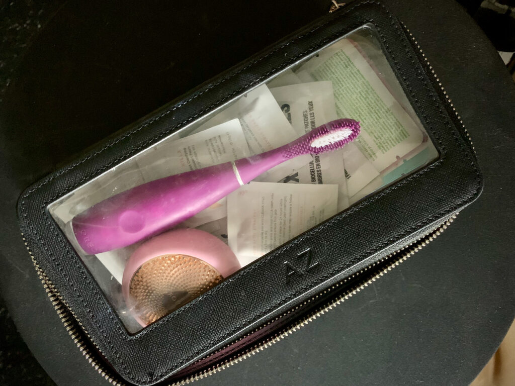 The Best Travel Toothbrush: ISSA kids by FOREO Sweden review